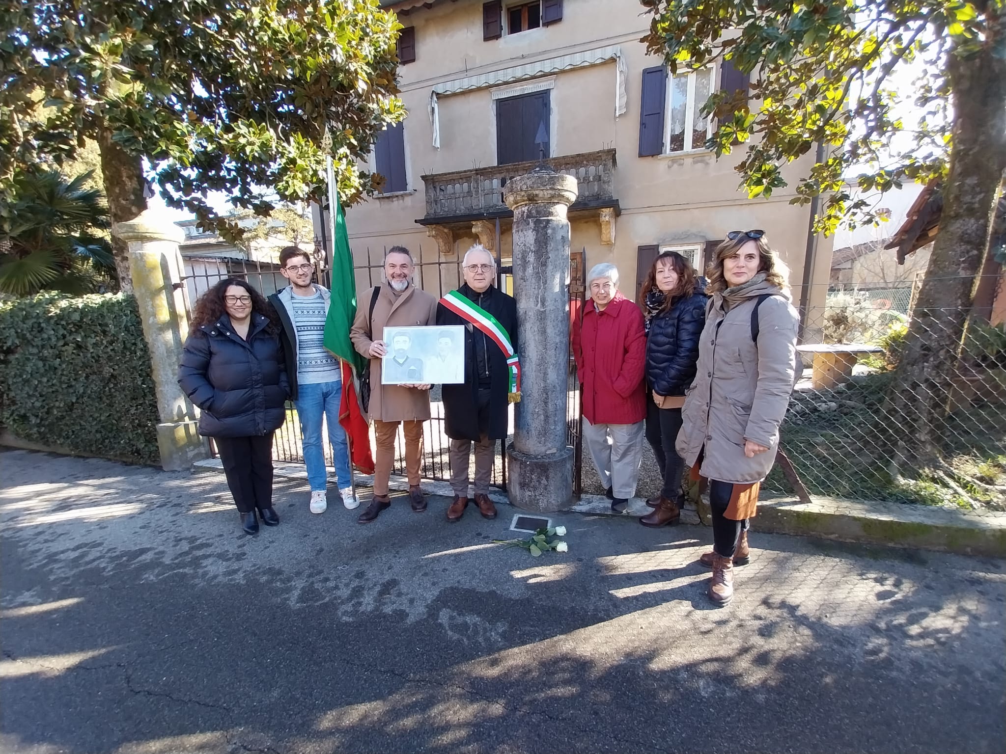 UN MAZZO DI FIORI PER ETLA E MOSHEK – Comune di Quattro Castella